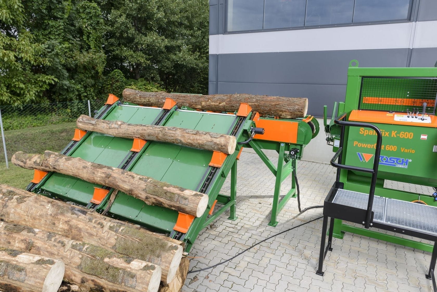 The firewood processor "SpaltFix K-Vario" for fine firewood | POSCH